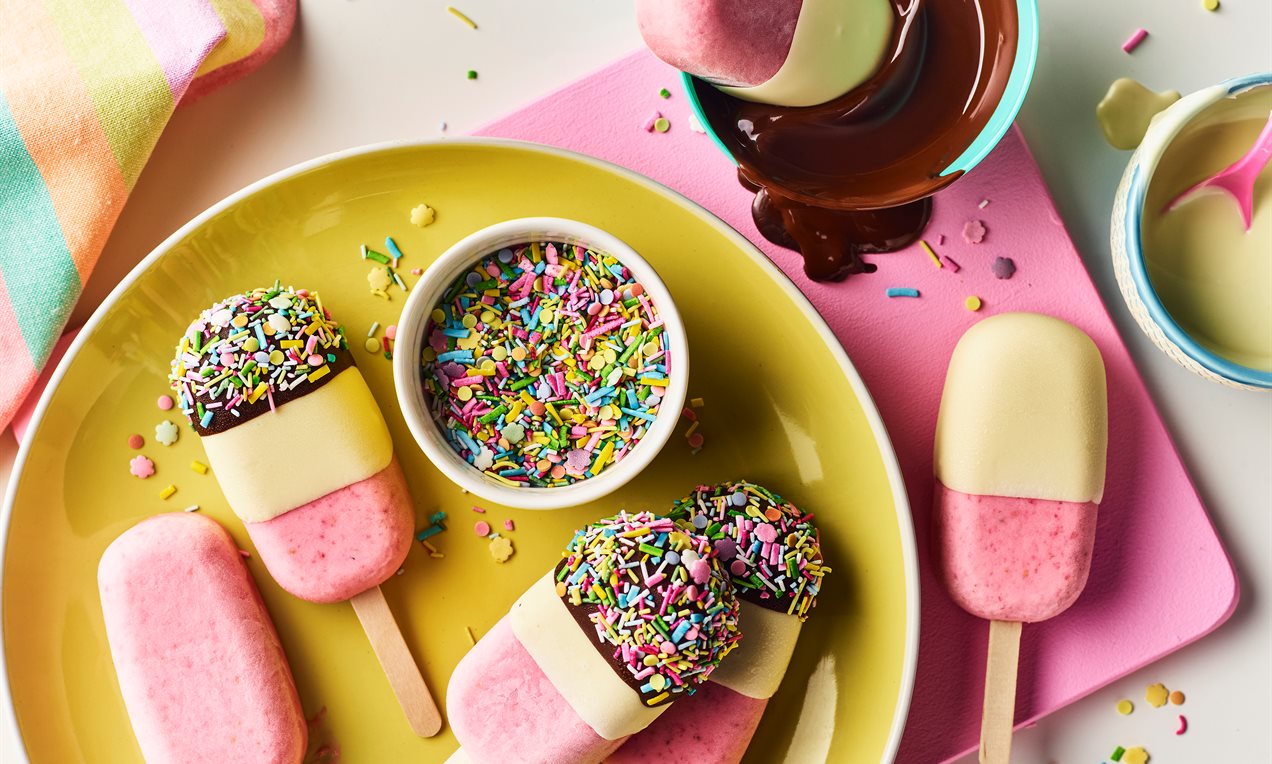 Beerenglace mit Schokoglasur am Stiel Rezept | Dr. Oetker