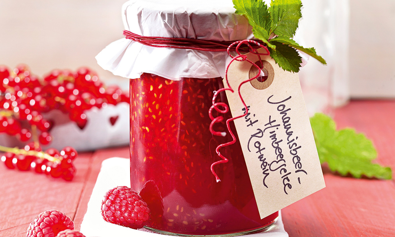 Confiture de groseilles et framboises au vin rouge Recette | Dr. Oetker